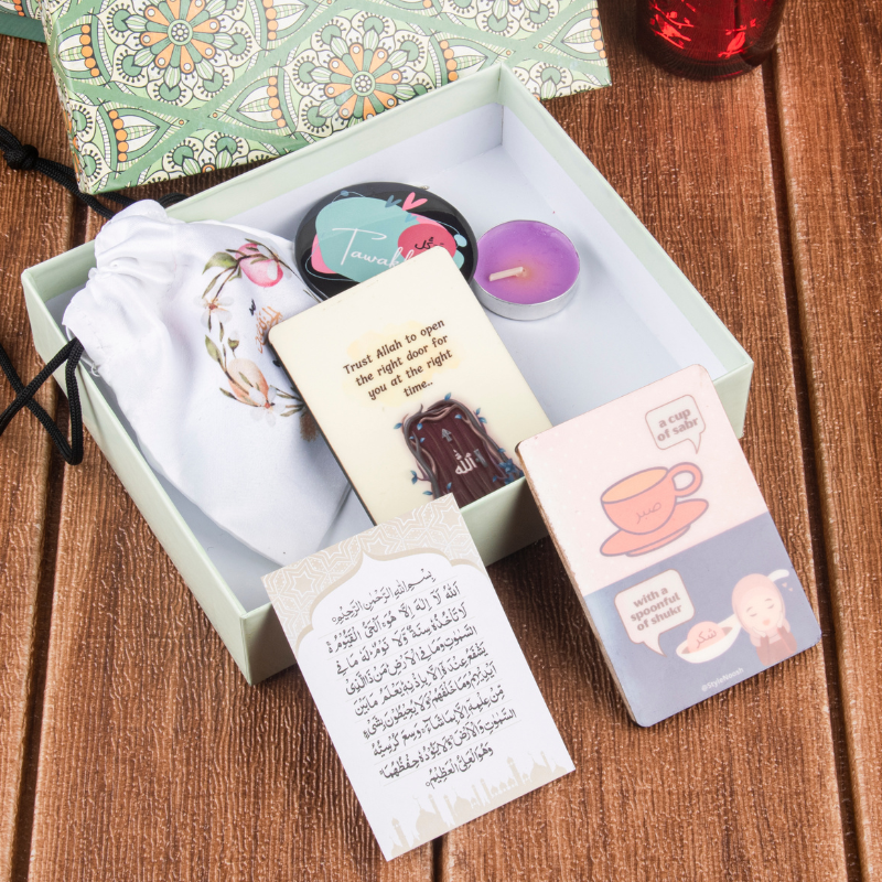 Mini Hajj Return Favor Box - Style Noosh
